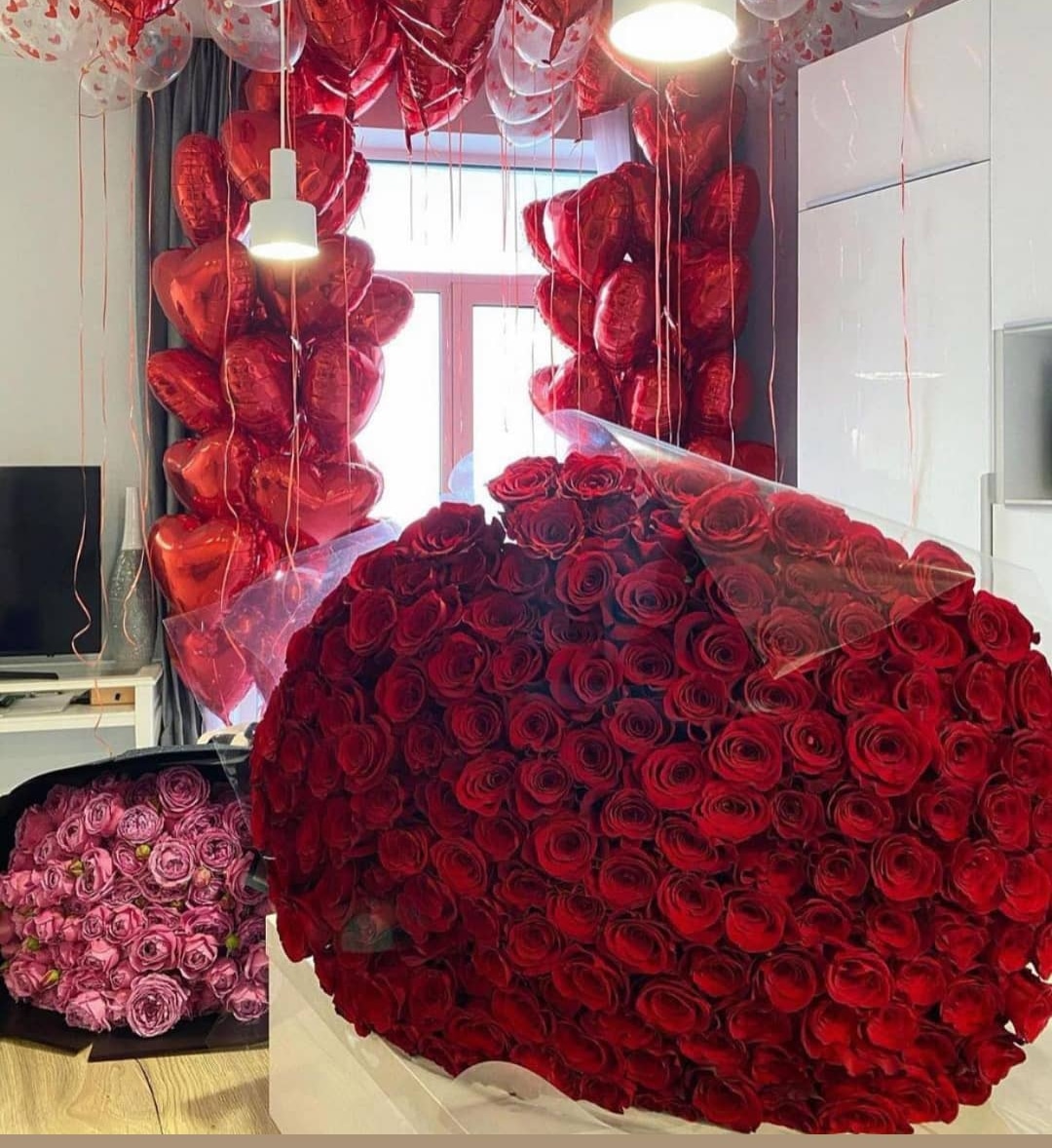 300 Luxurious Red Roses Bouquet Pakistan - Same Day Flowers